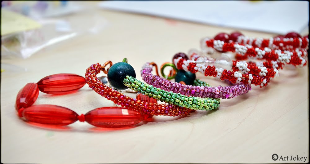 artjokey bijoux box: bratari handmade martisor "DressMeUp"