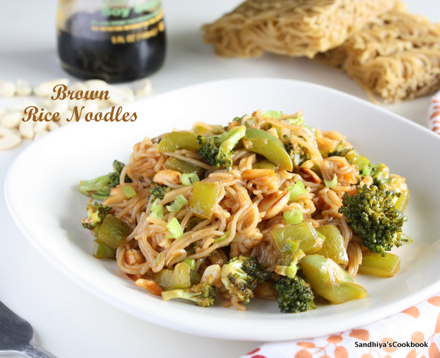 Sandhiya's Cookbook: Brown Rice Noodles with Broccoli and Peanuts ...