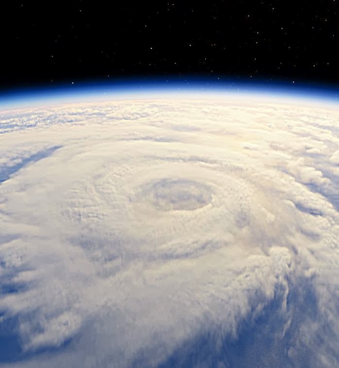 chercher ici: Qu'est-ce qu'un ouragan?