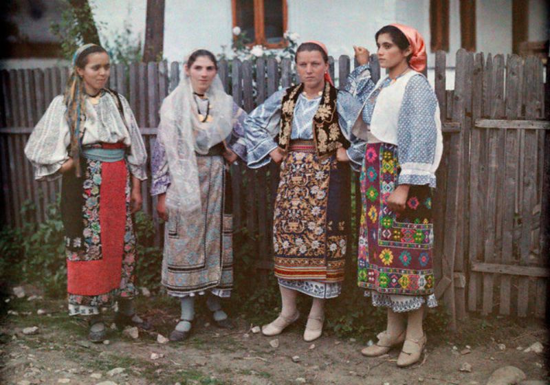 27 Rare and Fascinating Color Photographs of Romania in the 1930s ...