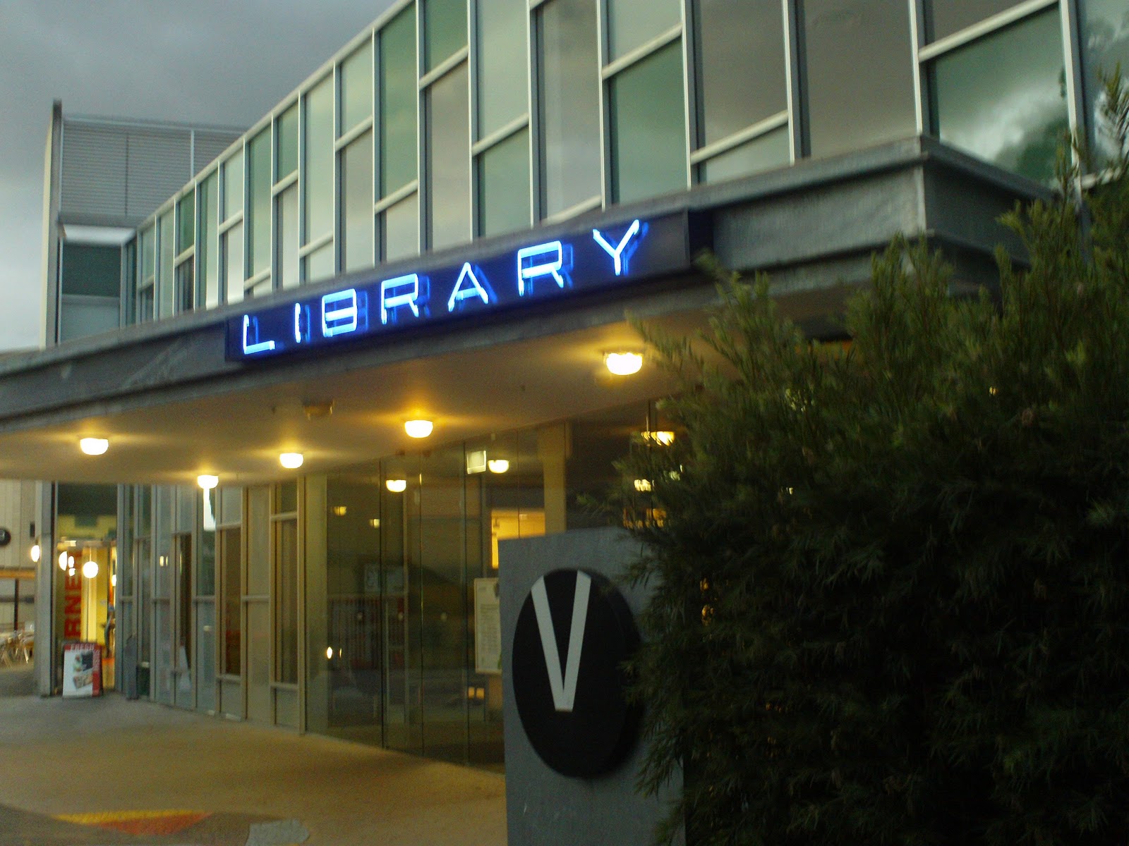 New to Deakin: Orientation: Where is the Library?