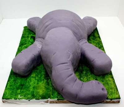 Sweet Eats Cakes: How to make an elephant cake tutorial