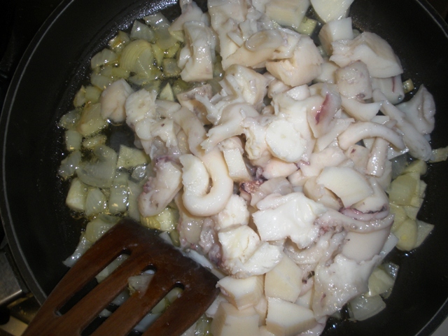 Mi bloguico de Cocina: Jibia Frita con Tomate y Vino Blanco