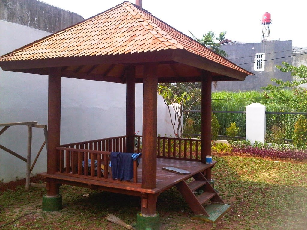 SAUNG BAMBU DAN GAZEBO KAYU KELAPA ~ TUKANG TAMAN