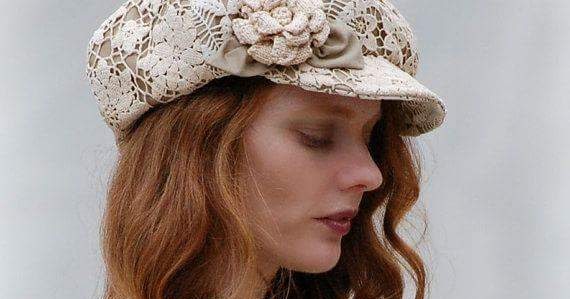 PALARII CROSETATE ROMANIA: Palarie Crosetata Manual cu Cozoroc si Flori ...