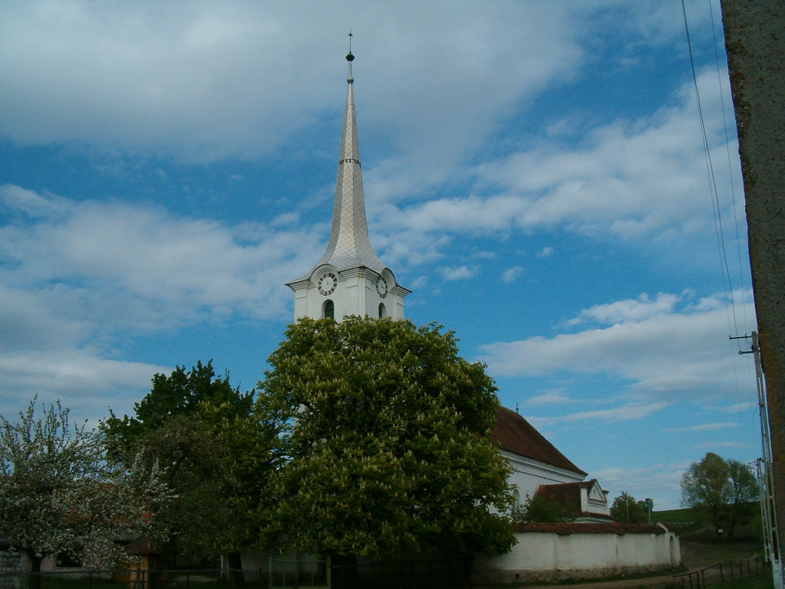 Gabi Bernad: Biserici din secuime