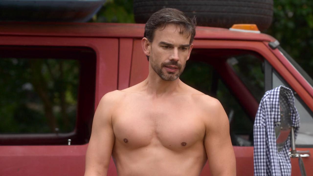 Alexis_Superfan's Shirtless Male Celebs: Christopher Gorham shirtless ...