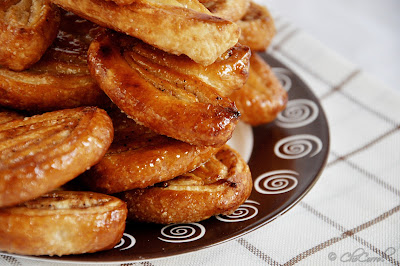 CoLoRes, SaBoRes, oLoRes...CoLoRs, TaSTeS, SmeLLS: orejas and basic ...