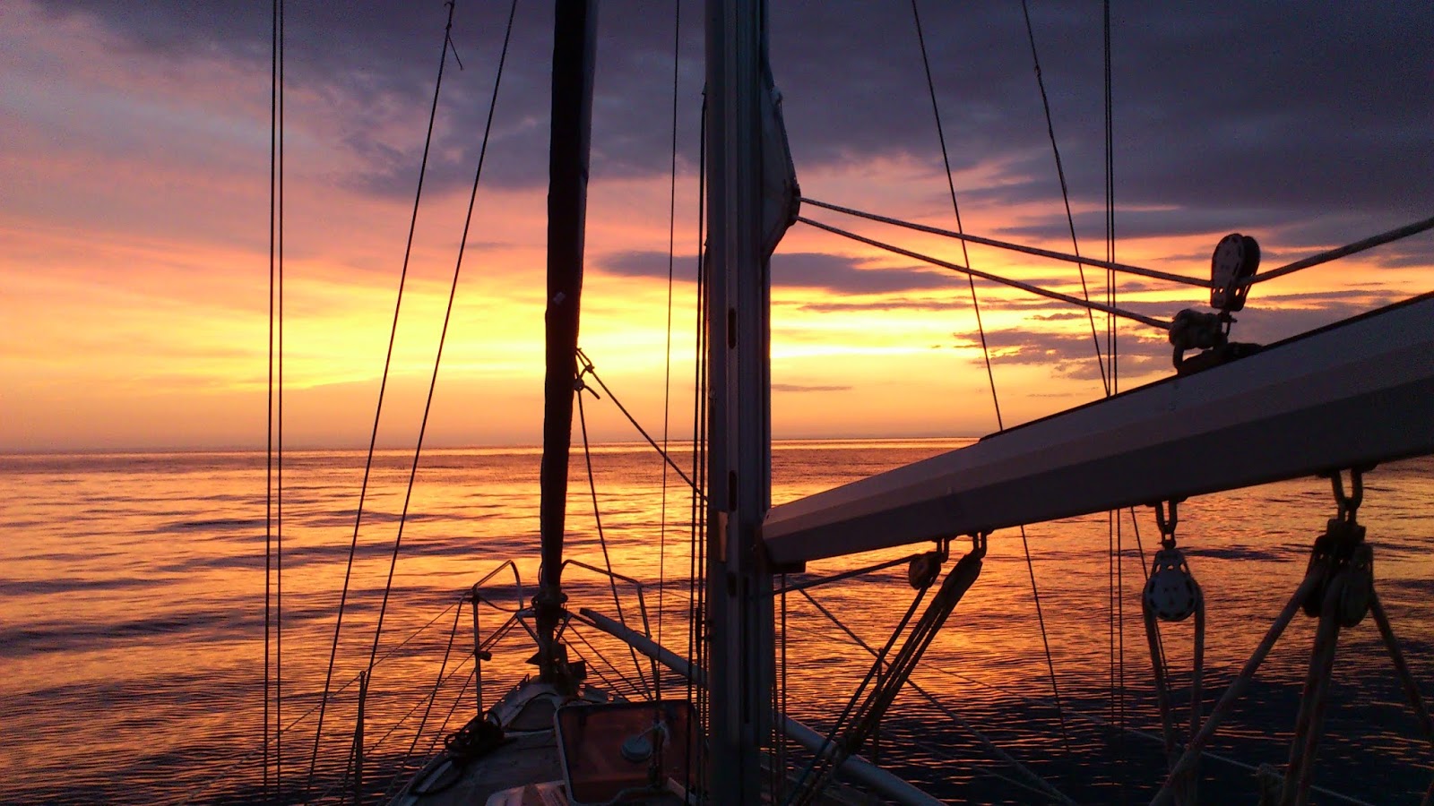 Ecole de voile.Stages voile,croisieres,balades en voilier habitable à ...