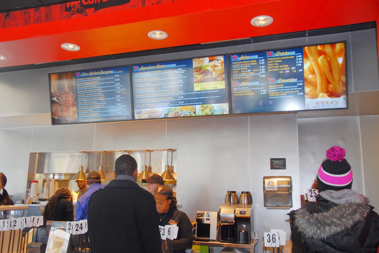 Red Robin Burger Works opens 4th Chicago location