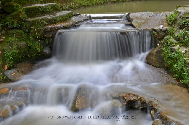 AIR TERJUN JUNJUNG - Julia Ali