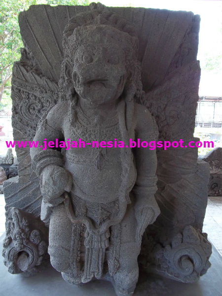 www.jelajah-nesia.blogspot.com: Arca Dewa Wisnu Di Museum Majapahit
