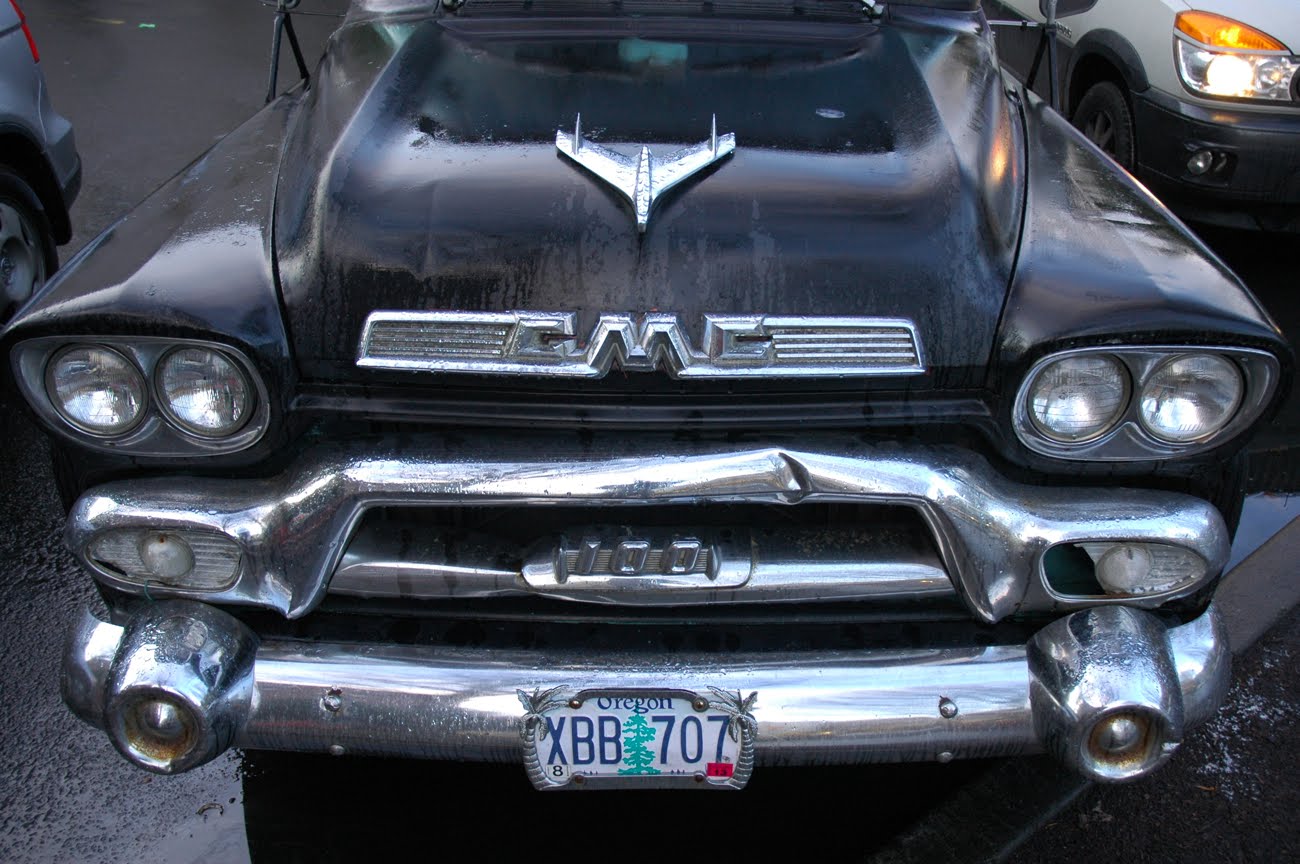 OLD PARKED CARS.: 1959 GMC 100 Pickup.