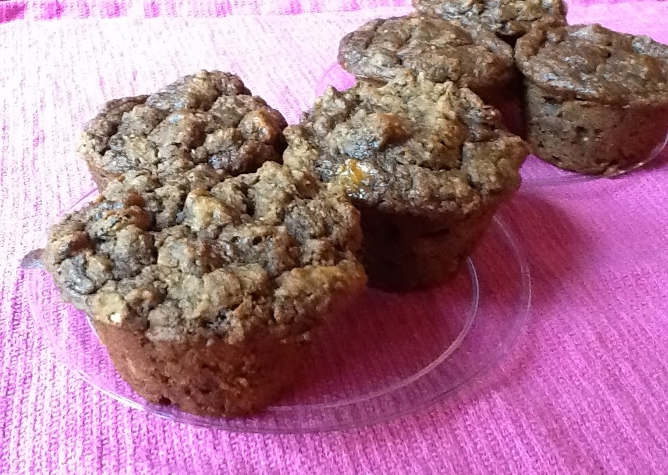 Pink-Vegan: Peanut Butter Raisin Bran Muffins