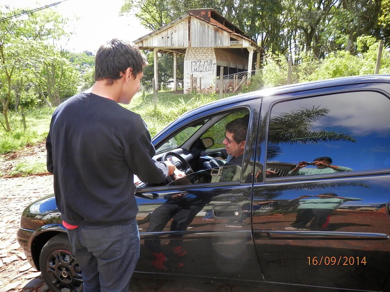 Escola Marafon: Entregando panfletos