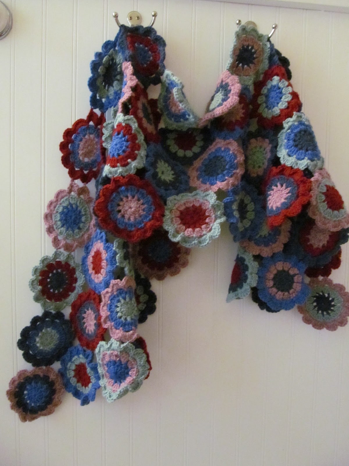 Gephart♥836: I Made This - Sweet Flower Scarf