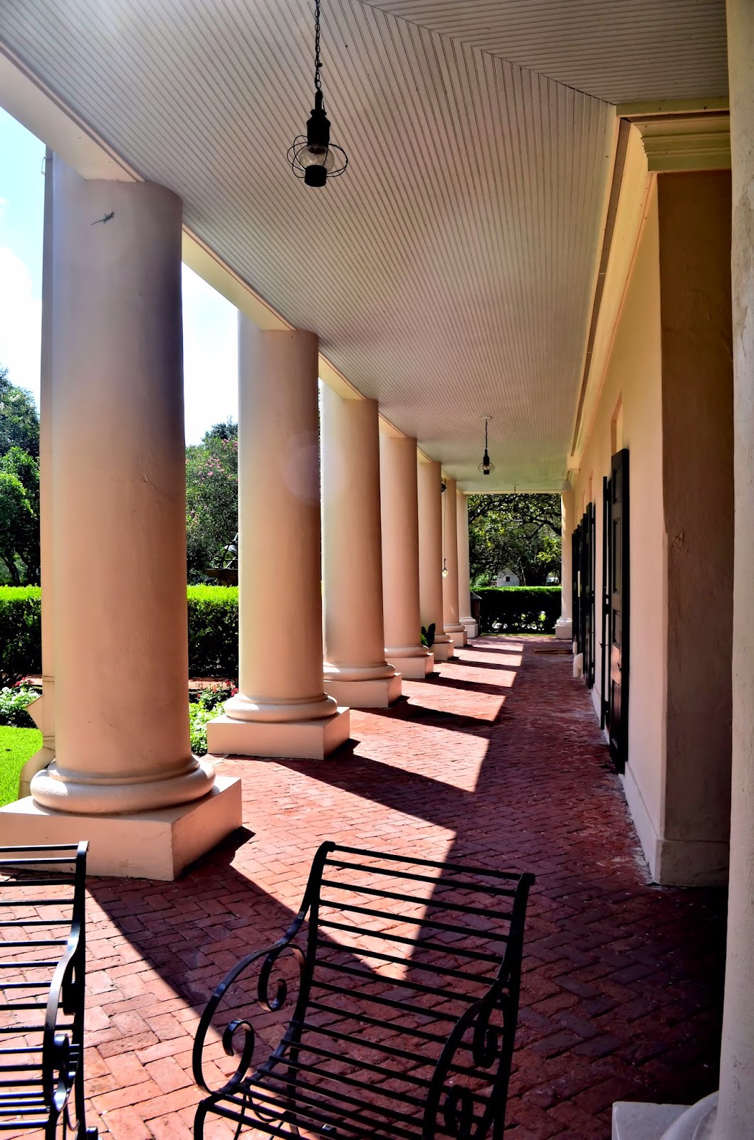Room With No View: Oak Alley Plantation: An Iconic View (Part One)