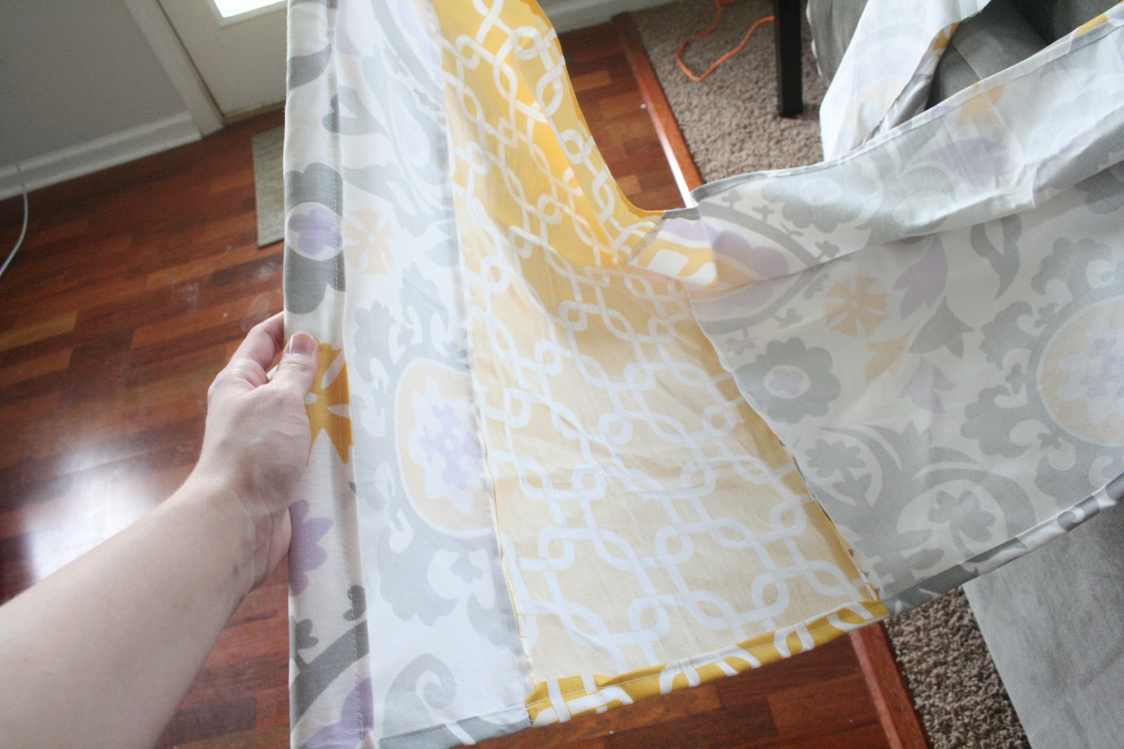 Sew Fabulous: DIY Fabric Blind