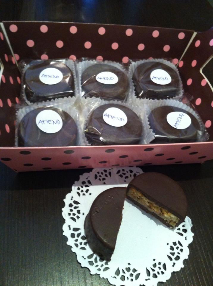 Renata Souza: mini bolo bombom recheado