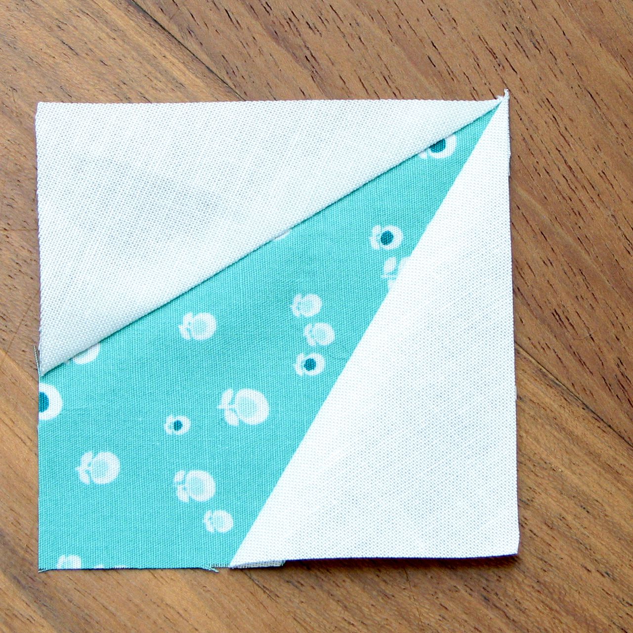 Modern Parti Quilts: August do.Good Stitches Block Tutorial