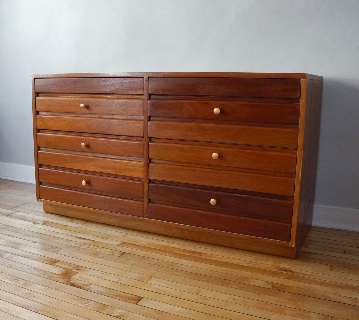 str8mcm: 8 Drawer Dresser