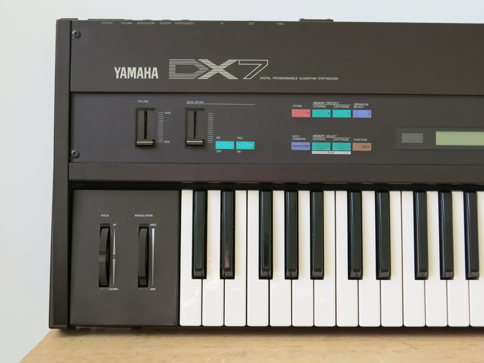 MATRIXSYNTH: Yamaha DX7 SN 24671 with 4 ROM Cards & Dutch