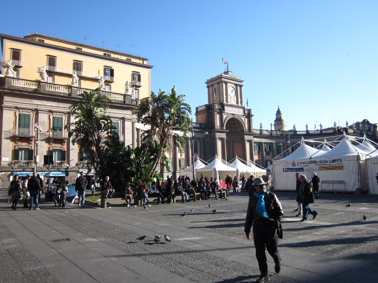 Netherley Traveling...home and away: Naples - Piazza Dante