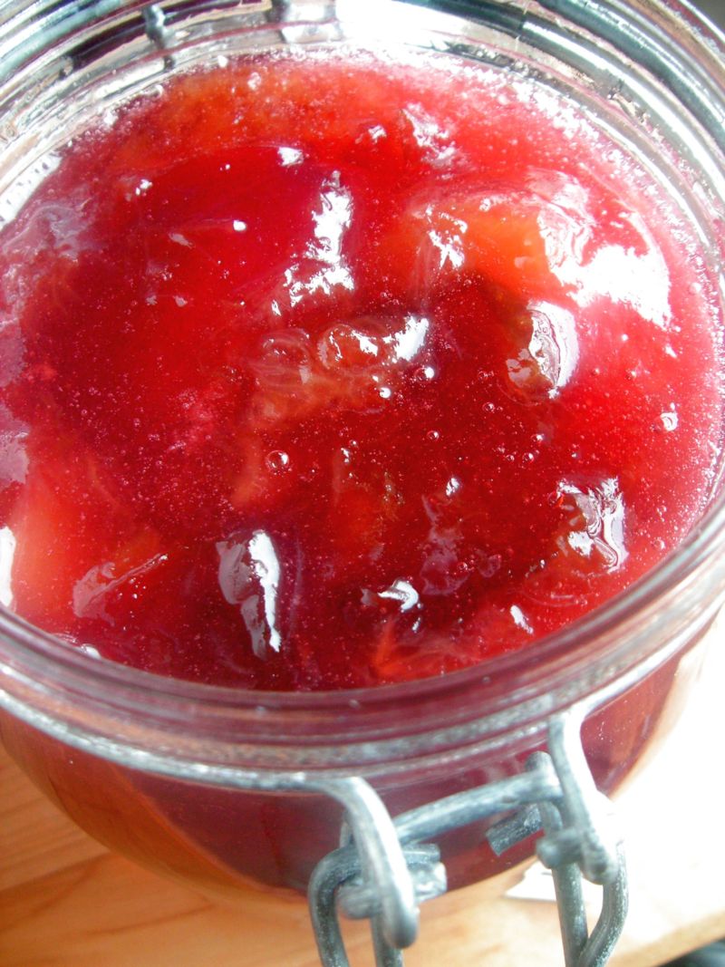 Herkkusuun lautasella Ruokablogi: Luumuhilloa tonkapavulla