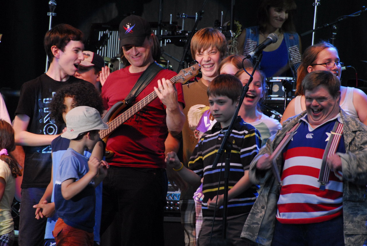 Leaves of the Palm: The Lieutenant Dan Band Here in Bremerton