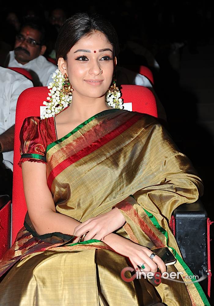 CINEGOER PICS: Nayanthara Cute Saree Photos