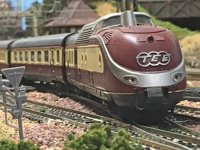 Tren a mano: TEE: VT11.05 DB