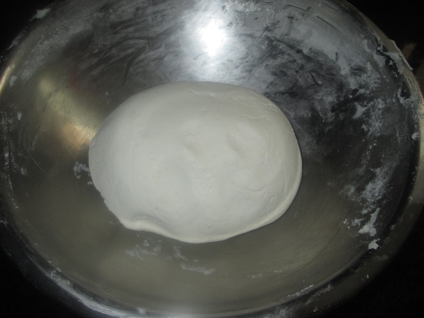 Shobha's Food Mazaa: PATHIRI / KERALA PATHIRI / THIN RICE FLOUR ROTIS ...