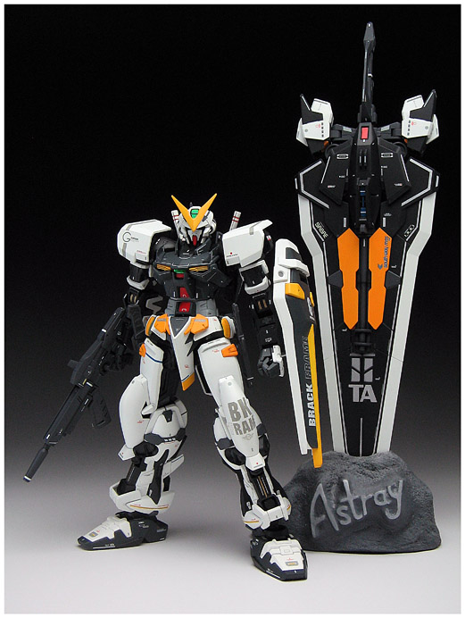 Painted Build: 1/100 Real Type Gundam Astray Black Frame