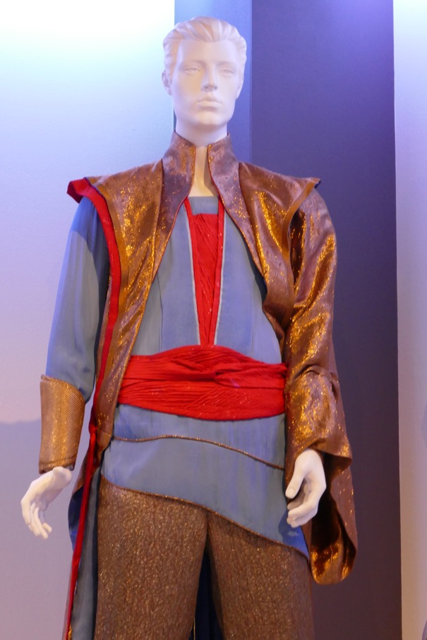 Hollywood Movie Costumes and Props: Hela, Valkyrie, Loki and Thor ...