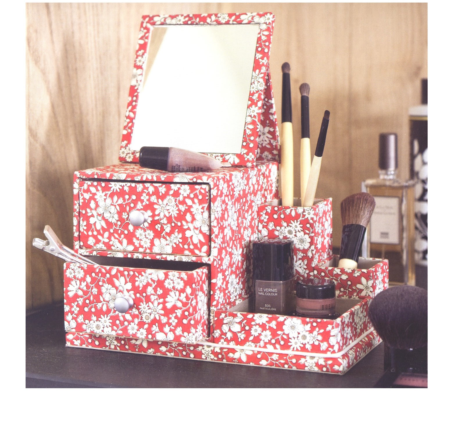 Mes Passions Créatives: Une mini-coiffeuse 1