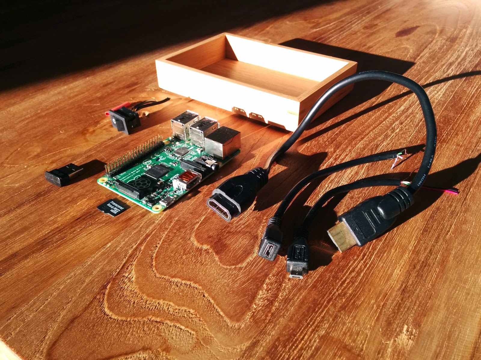 [DIY] Une mini console Retro-Gaming à base de Raspberry Pi | Micougnou