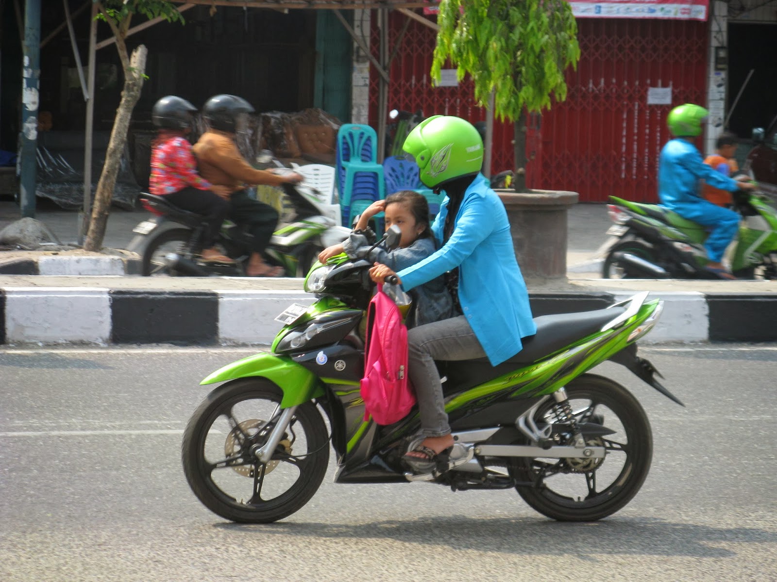 "Helm Motor Dapat Membuat Anda Kehilangan Pendengaran"