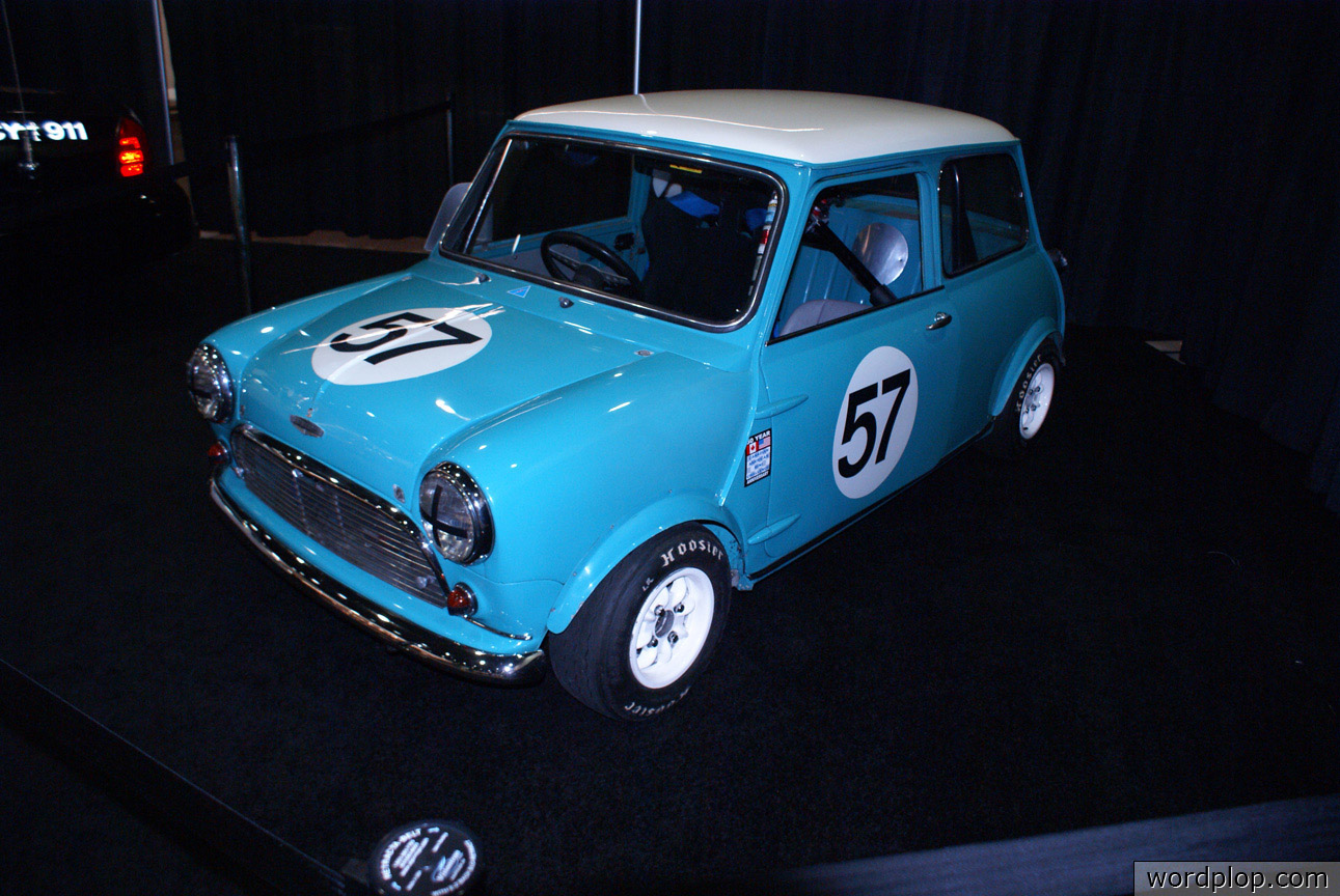 Classic Car: Mini Cooper Classic Racing