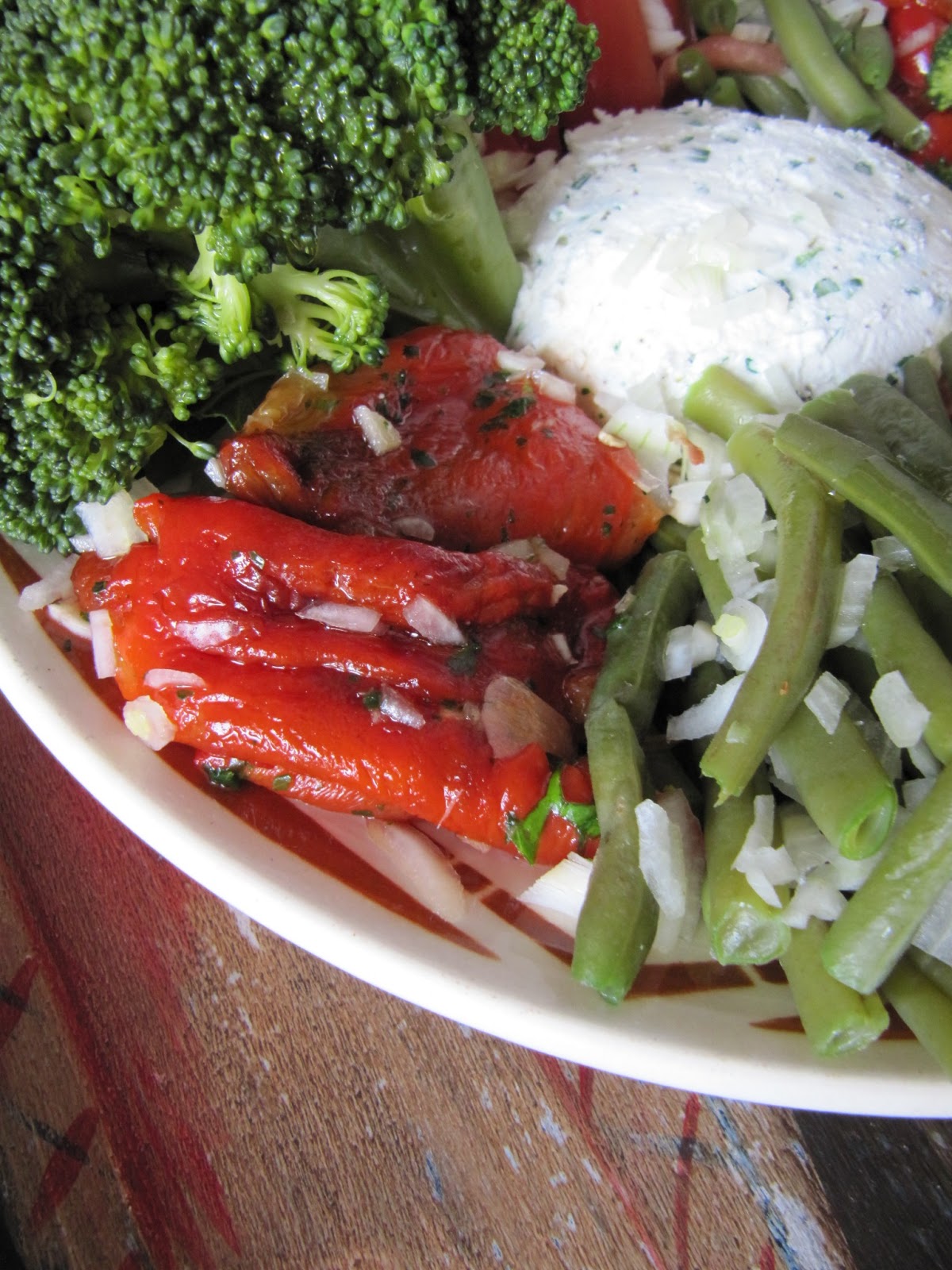 La cuisine d'ici et d'ISCA: Légumes crus et cuits aux fines herbes