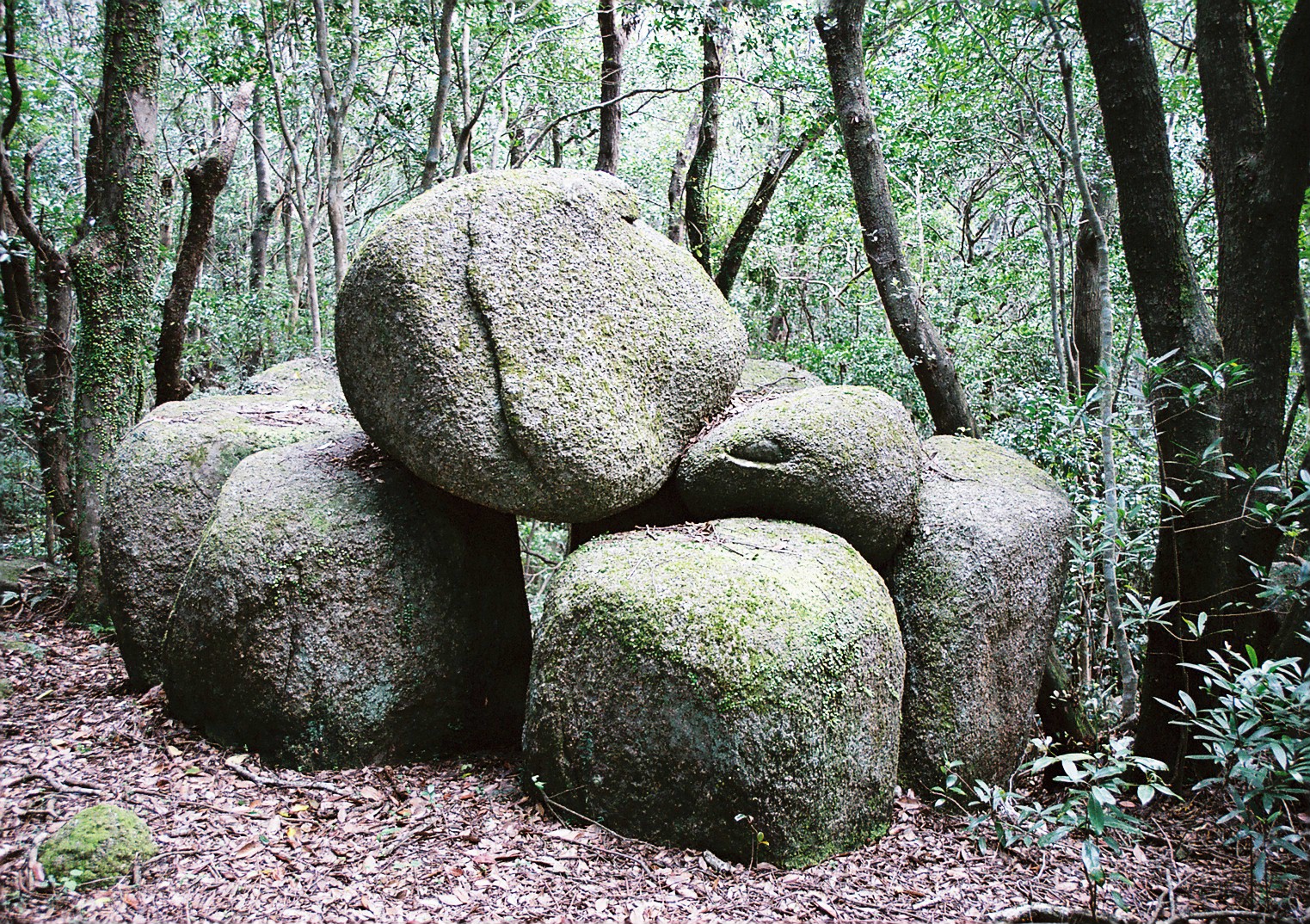 Sacred gateways of Japan: Japan's ancient megaliths & OOPARTS - photo ...