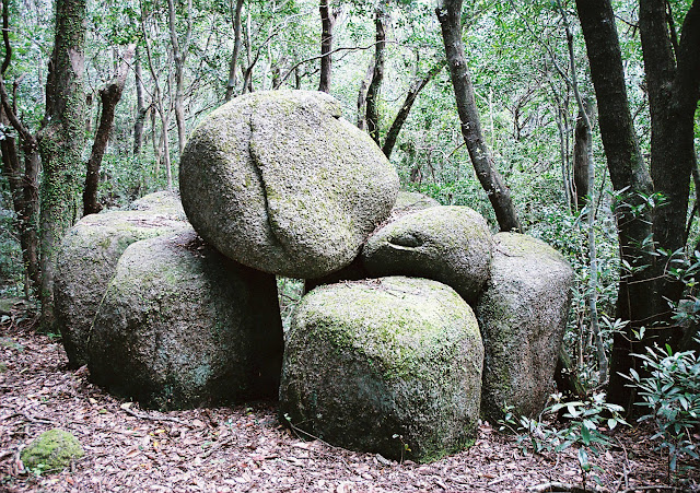 Sacred gateways of Japan: Japan's ancient megaliths & OOPARTS - photo ...