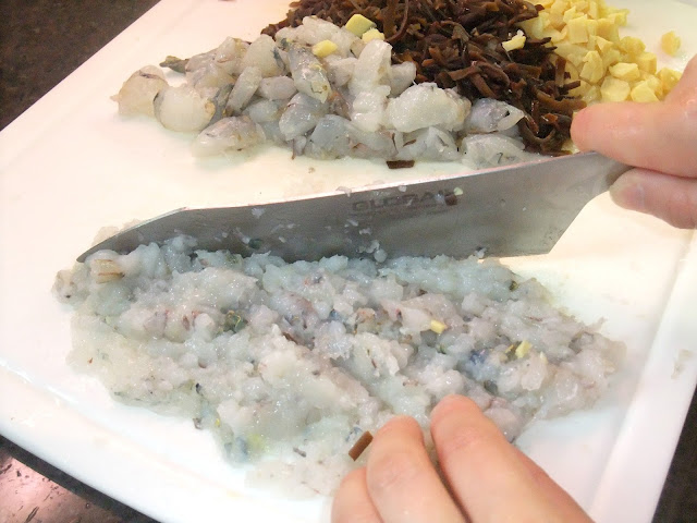 Susan's Savour-It!: "Sui Gow" Dumplings in Soup...