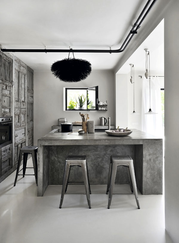 astrid : unu la suta rosu