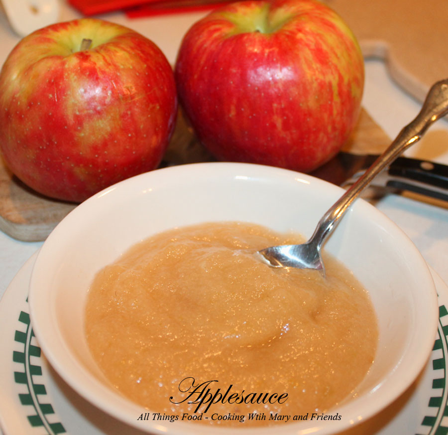Cooking With Mary and Friends: Homemade Applesauce