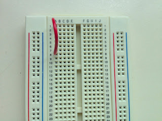 little-scale: Breadboard Basics 1: What Is A Breadboard? Structure and ...
