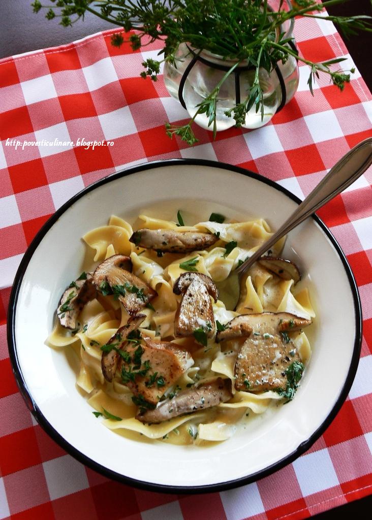 Hribe cu taietei si sos de patrunjel si lime