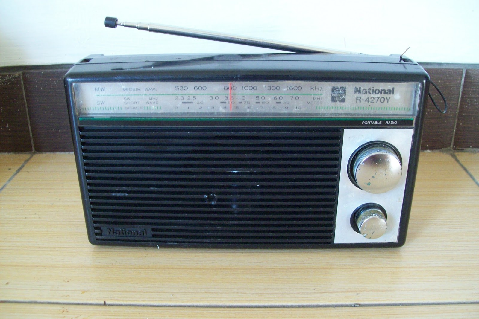 Hobby Radio & Elektronika: Radio Transistor Jadul; National R-4270Y (SOLD)