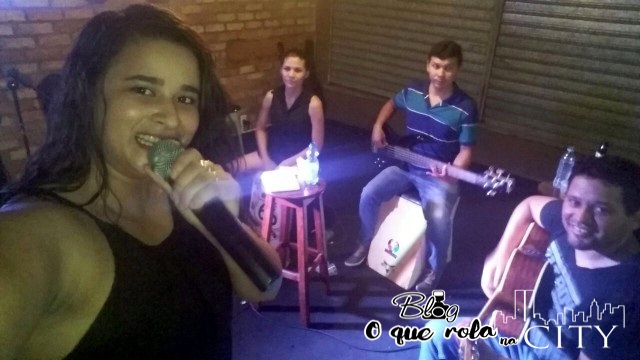 JADE LIMA FEZ UMA APRESENTAÇÃO ONTEM, QUINTA-FEIRA (03/11), NO ...