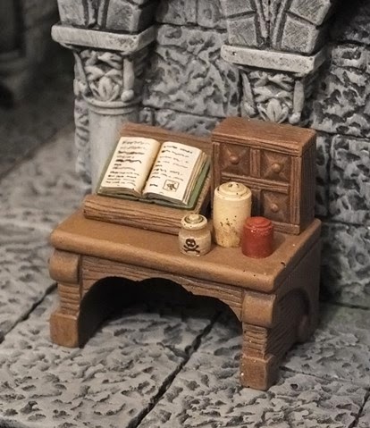 Mini Metal Mayhem: Heroquest dungeon furniture