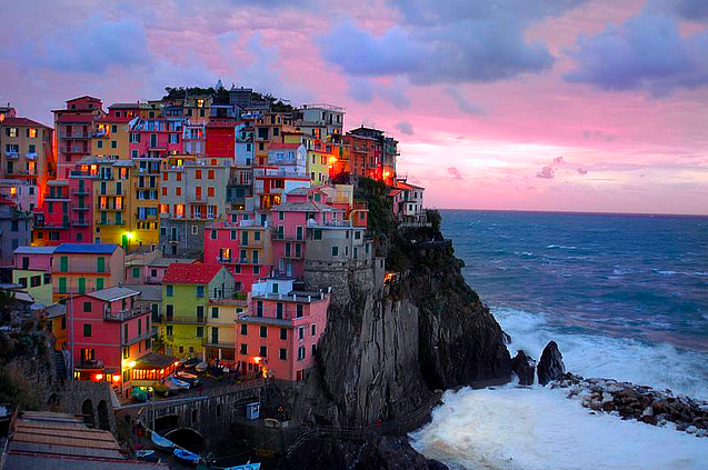 Hella Heaven: Italy's Manarola tiny village